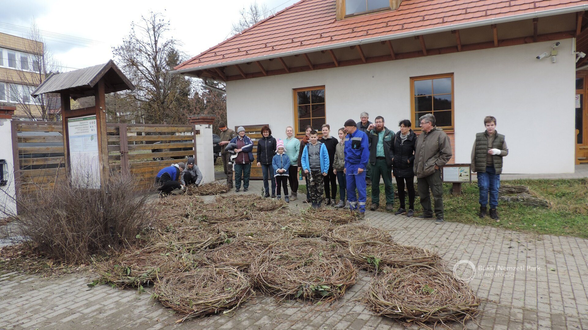 Gólyafészek-alap készítése Salgótarjánban - Hír - Bükki Nemzeti Park ...